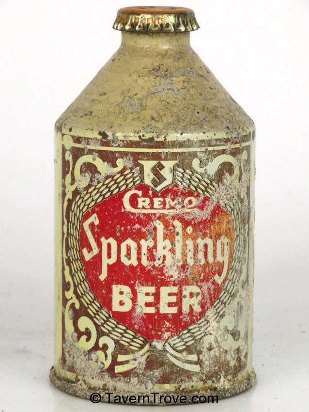 Item #17049 1947 Cremo Sparkling Beer Crowntainer 192-33