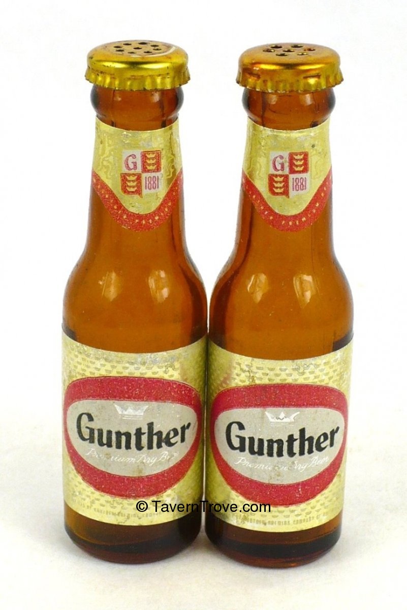 Item #88489 1960 Gunther Beer salt & pepper set Mini Bottle