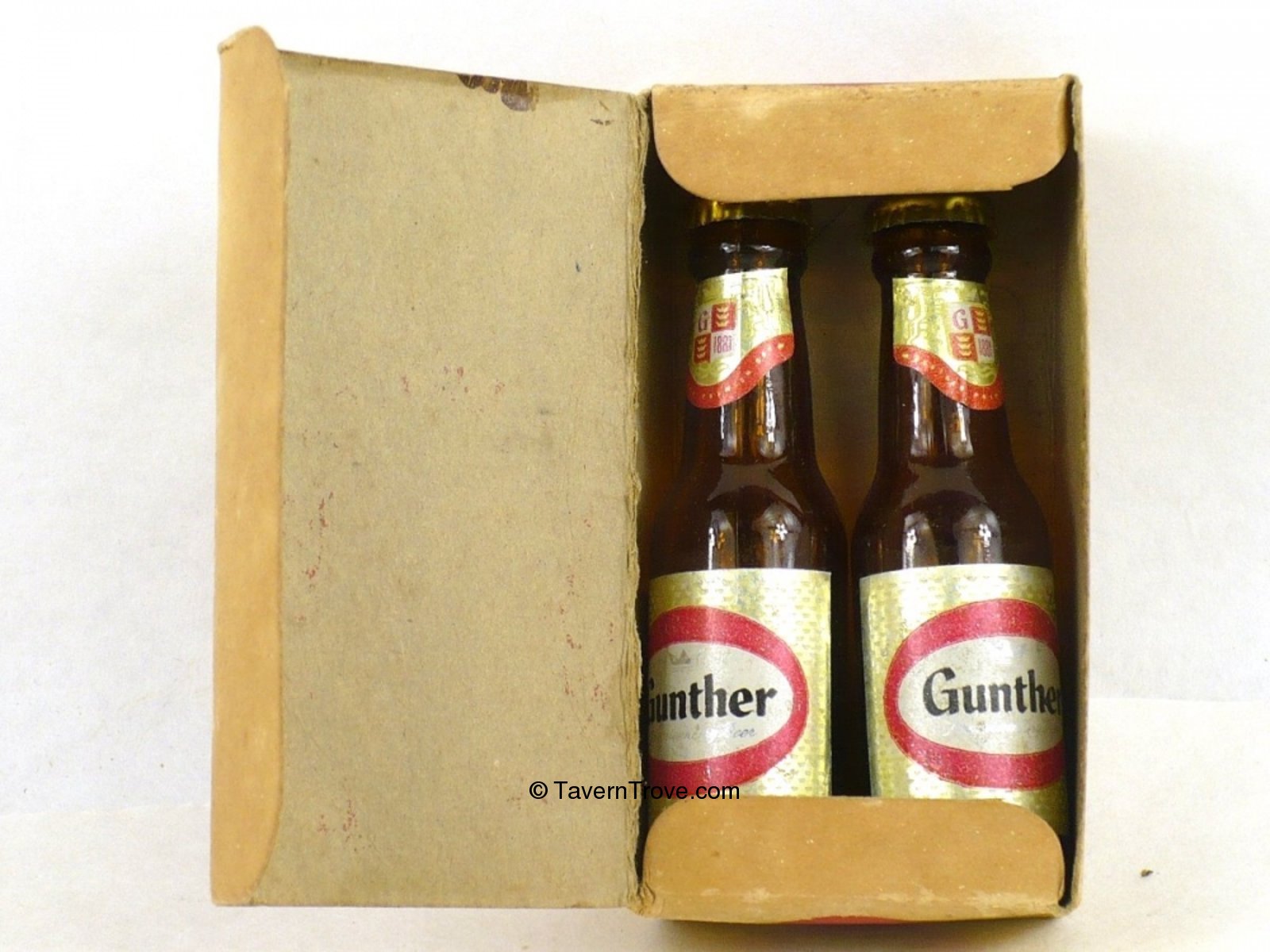 Item #88489 1960 Gunther Beer salt & pepper set Mini Bottle