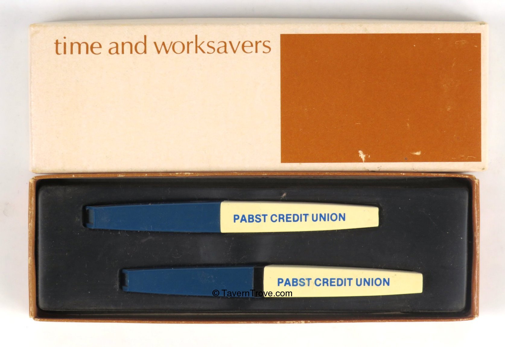 Item #98252 1976 Pabst Credit Union Desk Set Personal Item