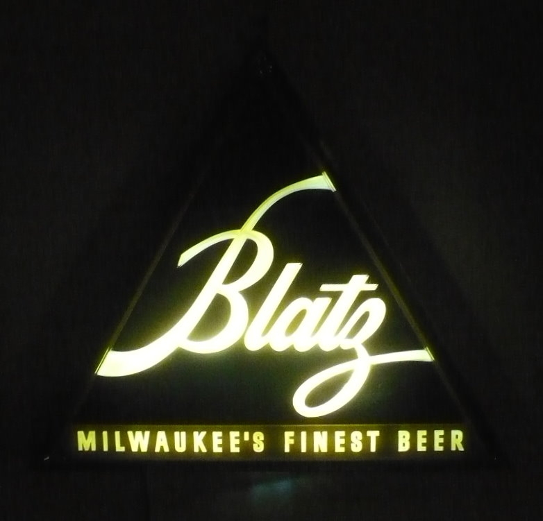 Item #87281 1953 Blatz Beer lighted sign Sign