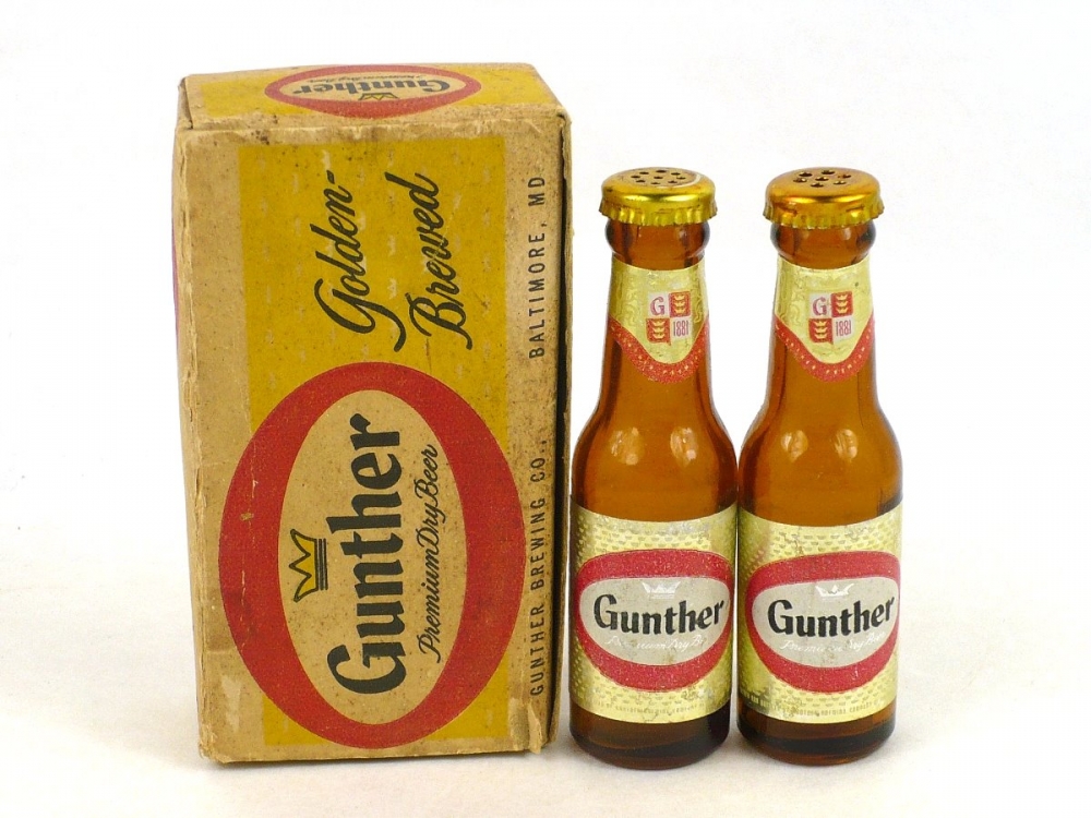 Item #88489 1960 Gunther Beer salt & pepper set Mini Bottle