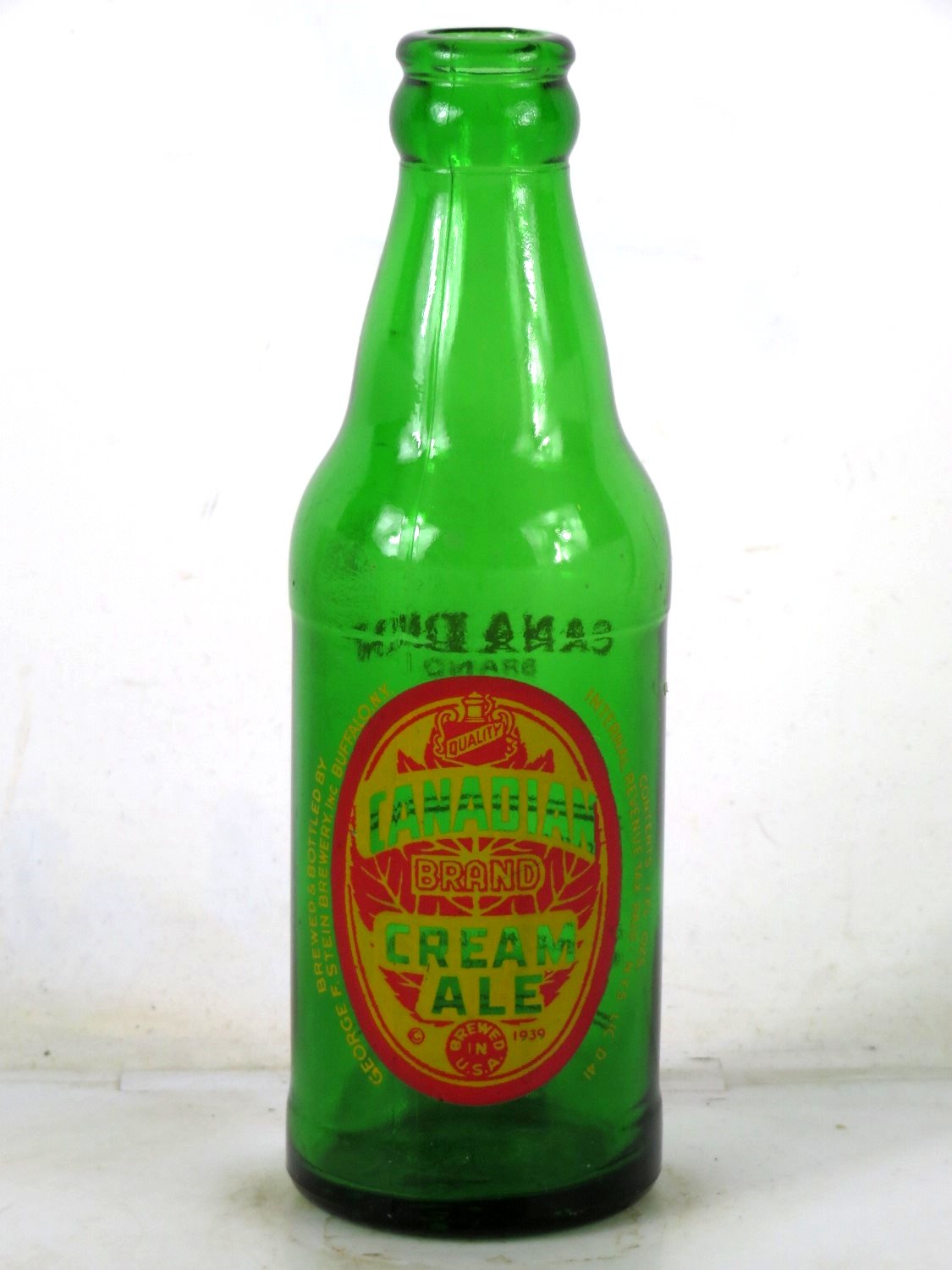 Item #4239 1944 Canadian Cream Ale ACL Bottle
