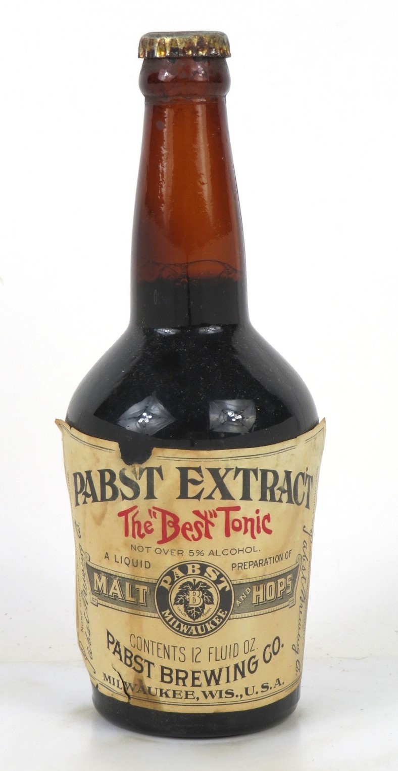 Item #79980 1920 Pabst Extract (Full) Paper Label Bottle