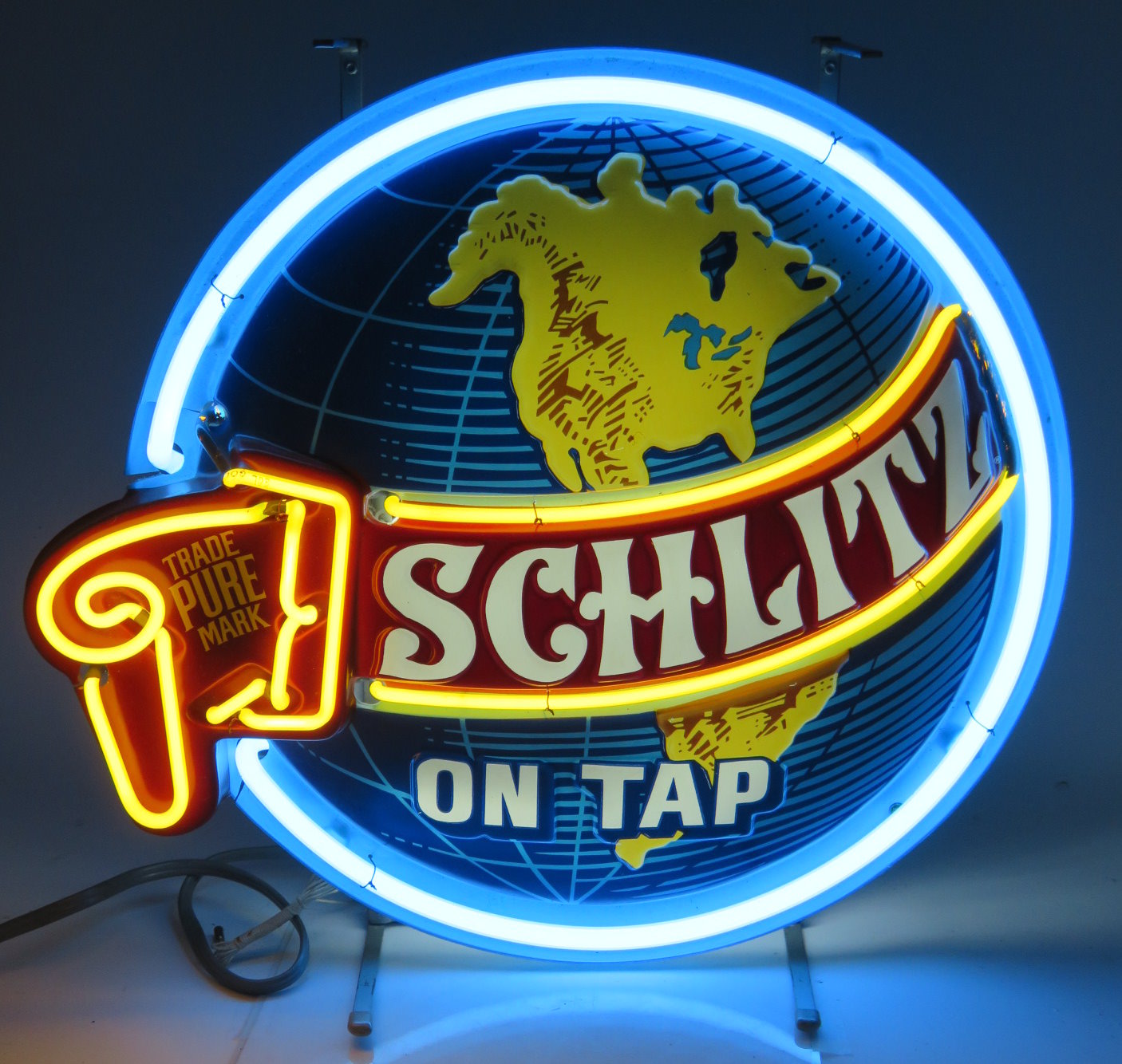 Item #96257 1969 Schlitz Beer Globe Neon Neon Sign