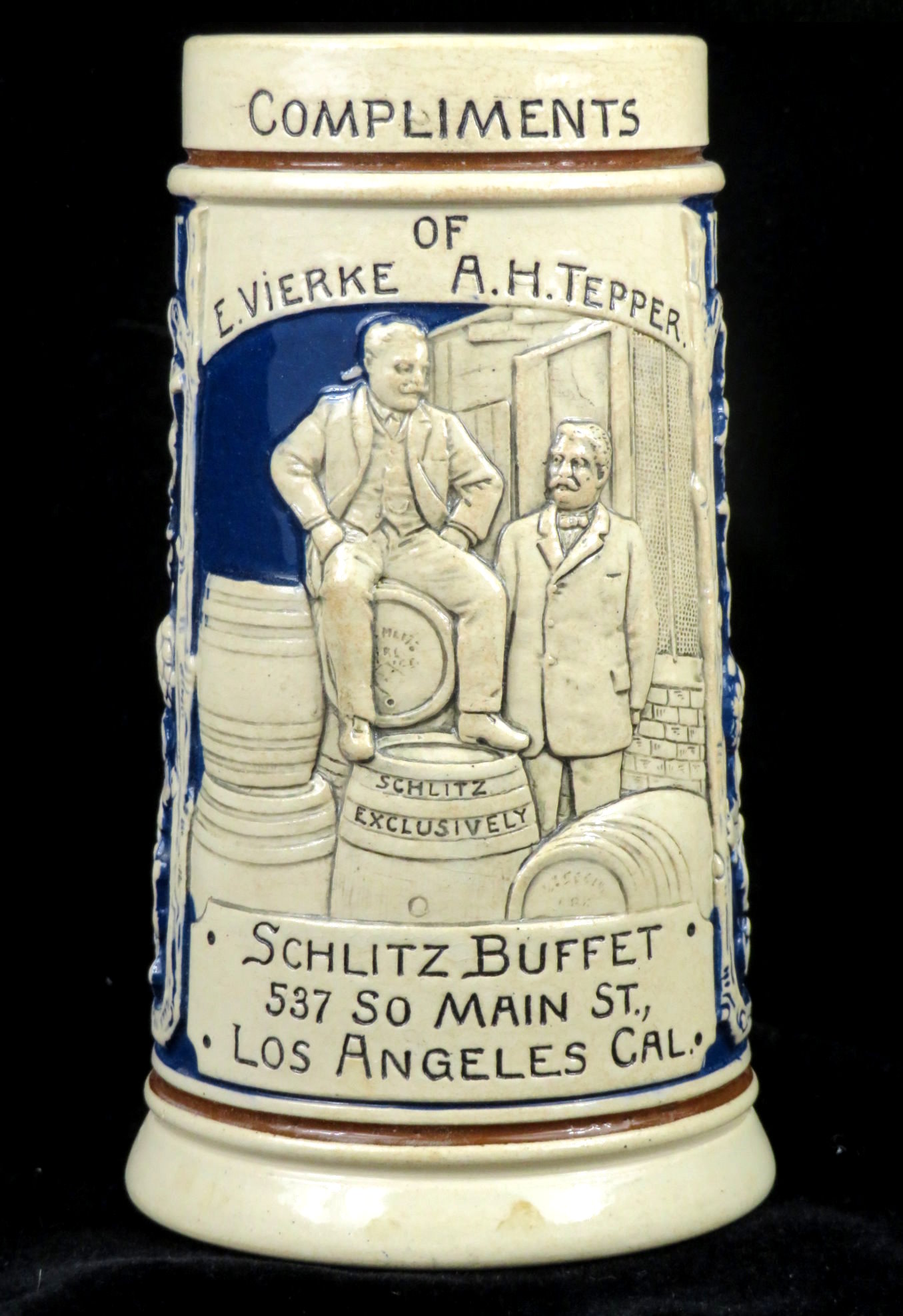Item #1027 1905 Schlitz Buffet Half Liter Stein