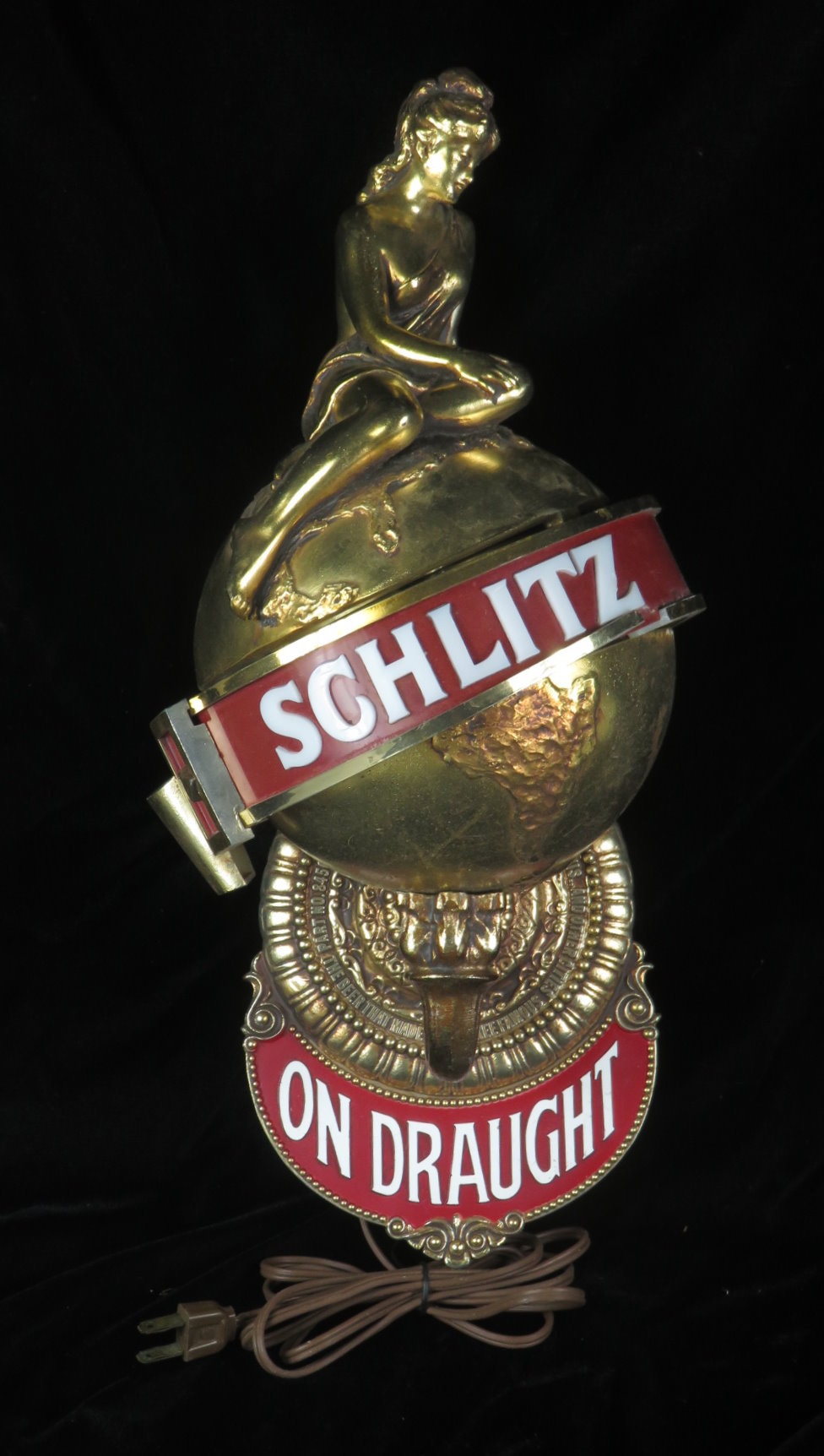 Item #95821 1972 Schlitz Draught Lighted Wall Sconce Plastic Sign